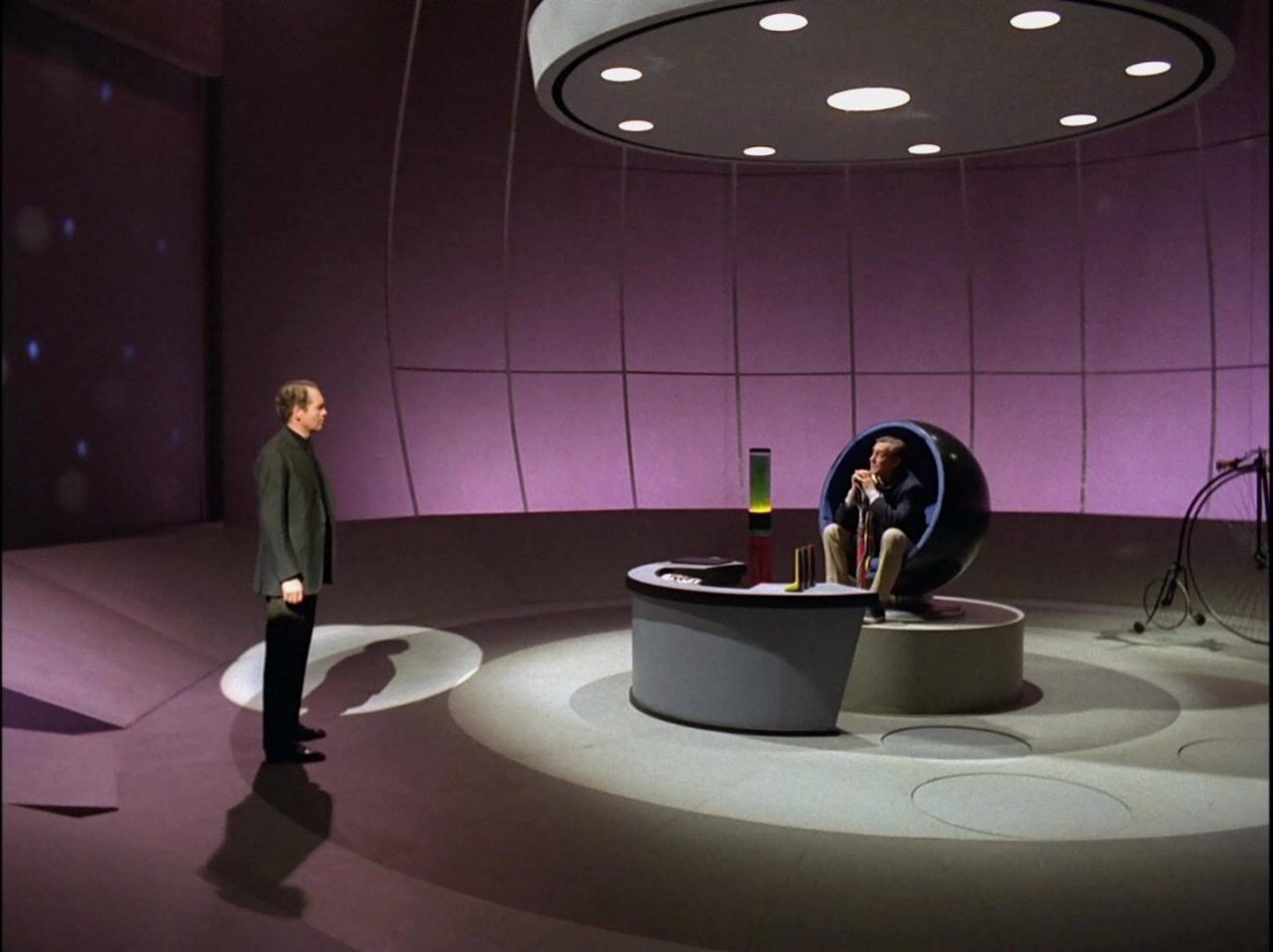 Ball chair by Eero Aarnio miniature - Film and Furniture